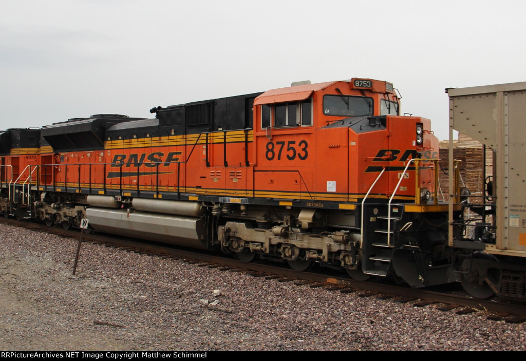 BNSF 8753